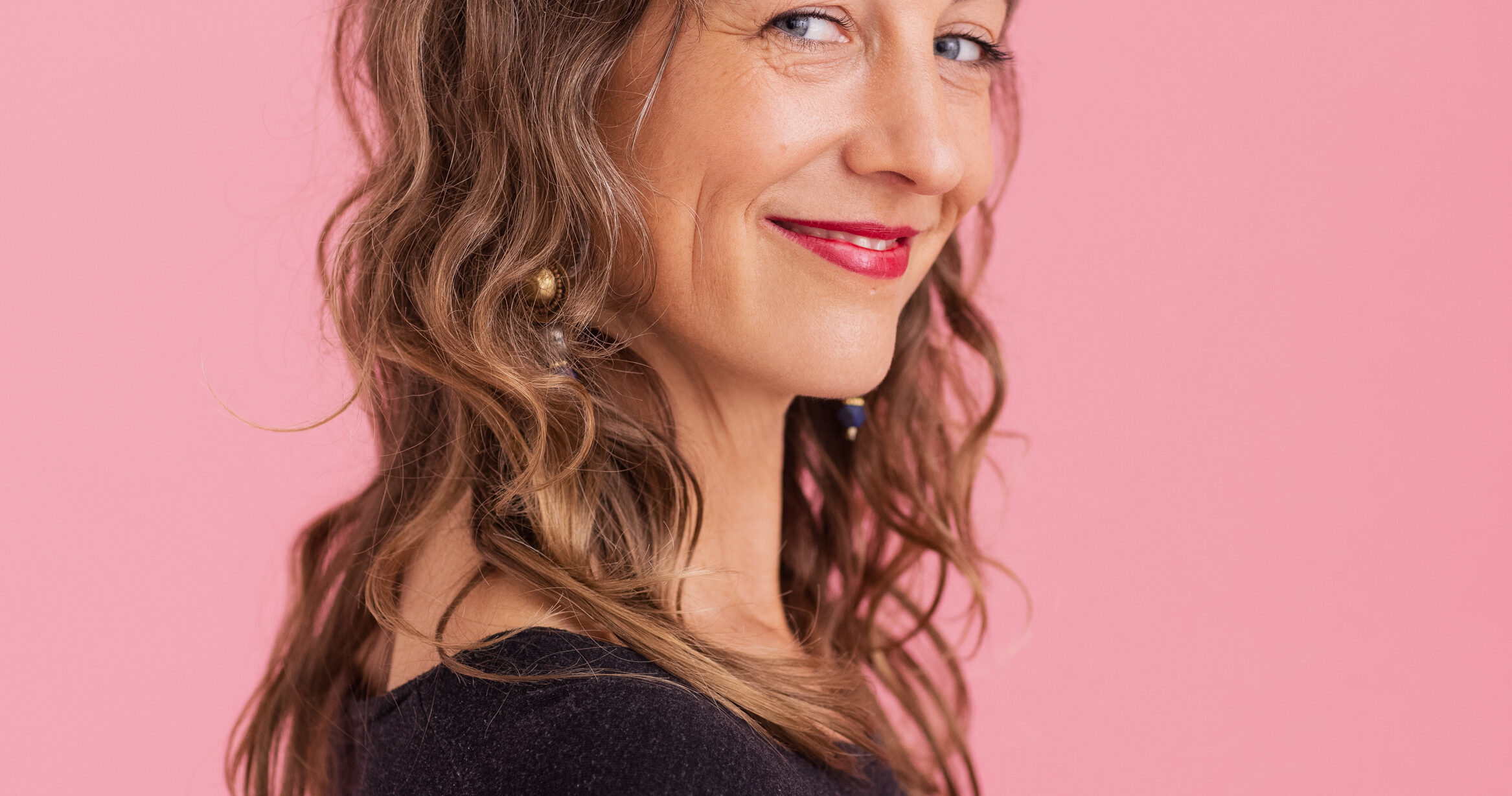 Iva Samina • Sexological Bodywork, Tantramassage, Cervix-Awakening,…
